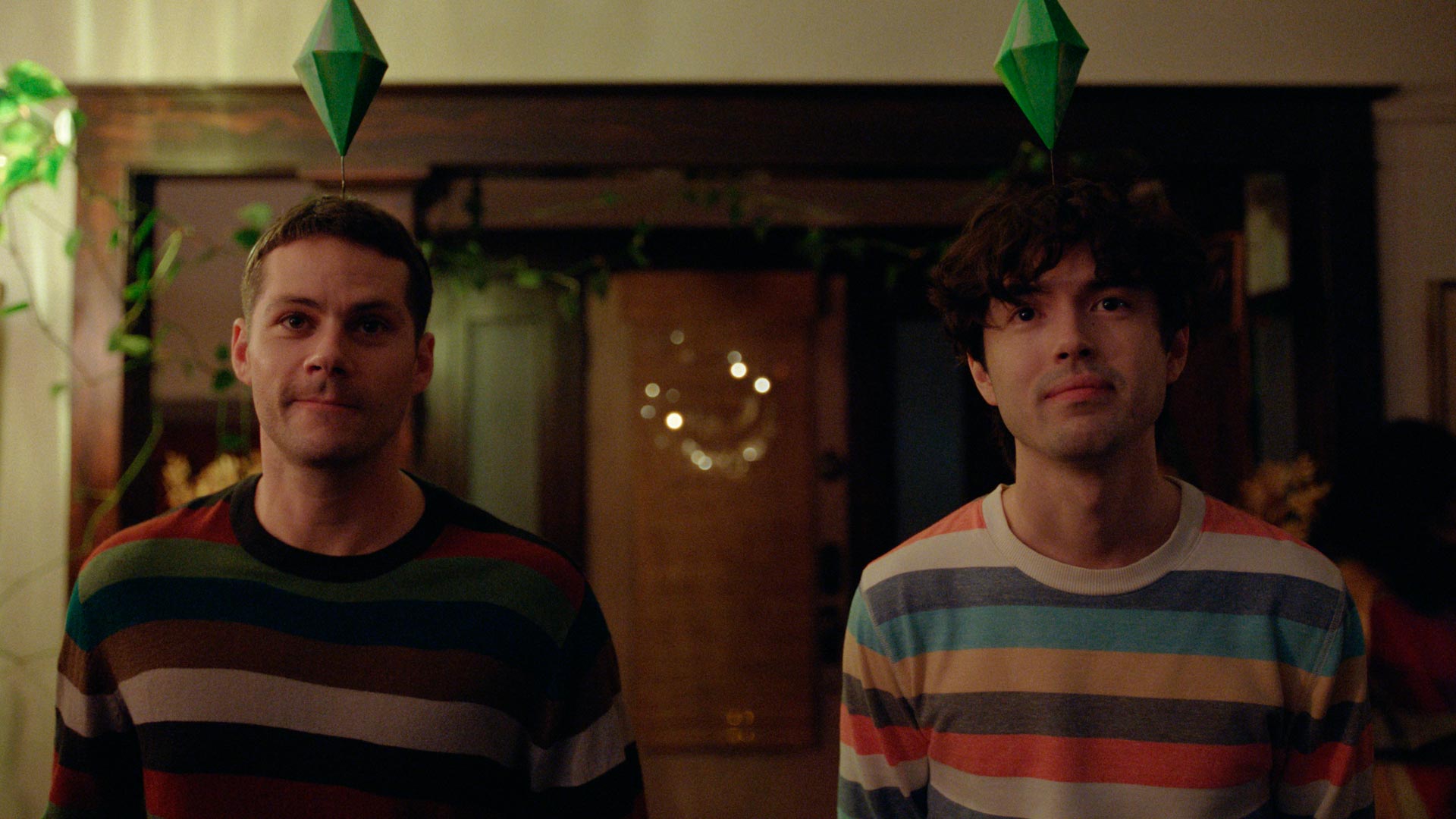 Dylan O’Brien e James Sweeney encaram o luto unidos por uma grande amizade no trailer de ...